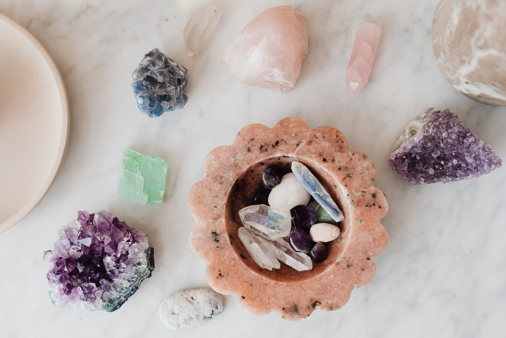 Dreamy Stones: Enhance Your Sleep with These 10 Crystals – AuraBloom.com